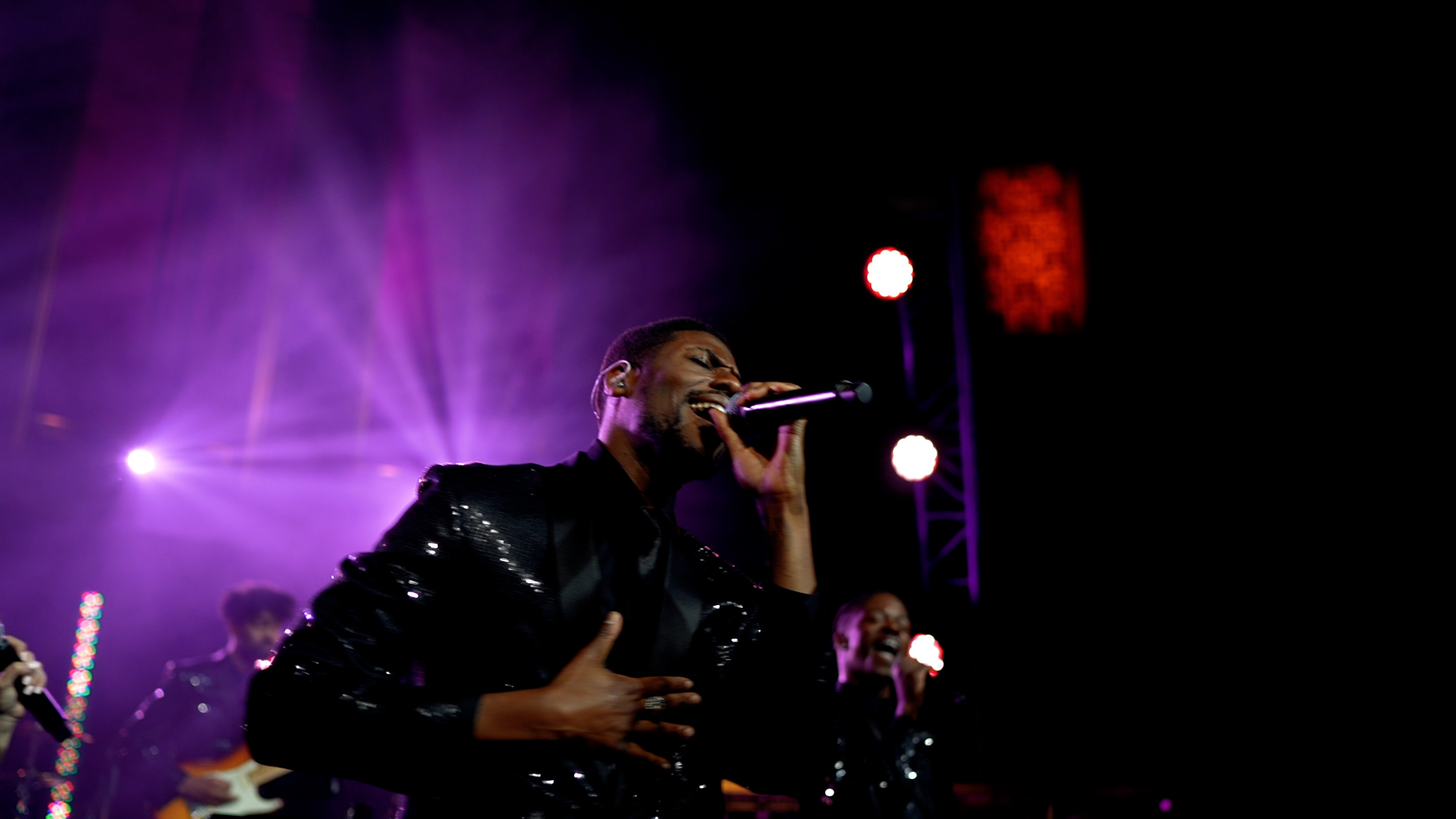 Live Bands - On The Move